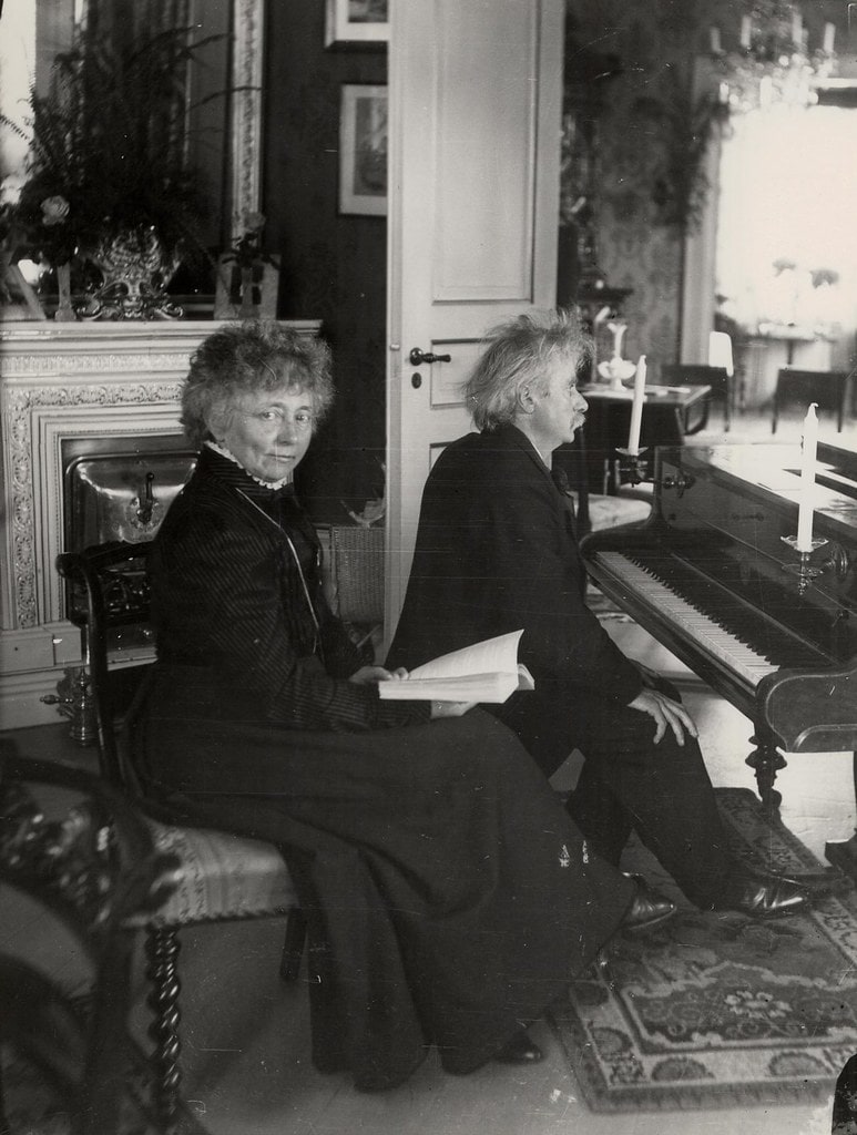 Famous Composers Archives - Leading Musicians